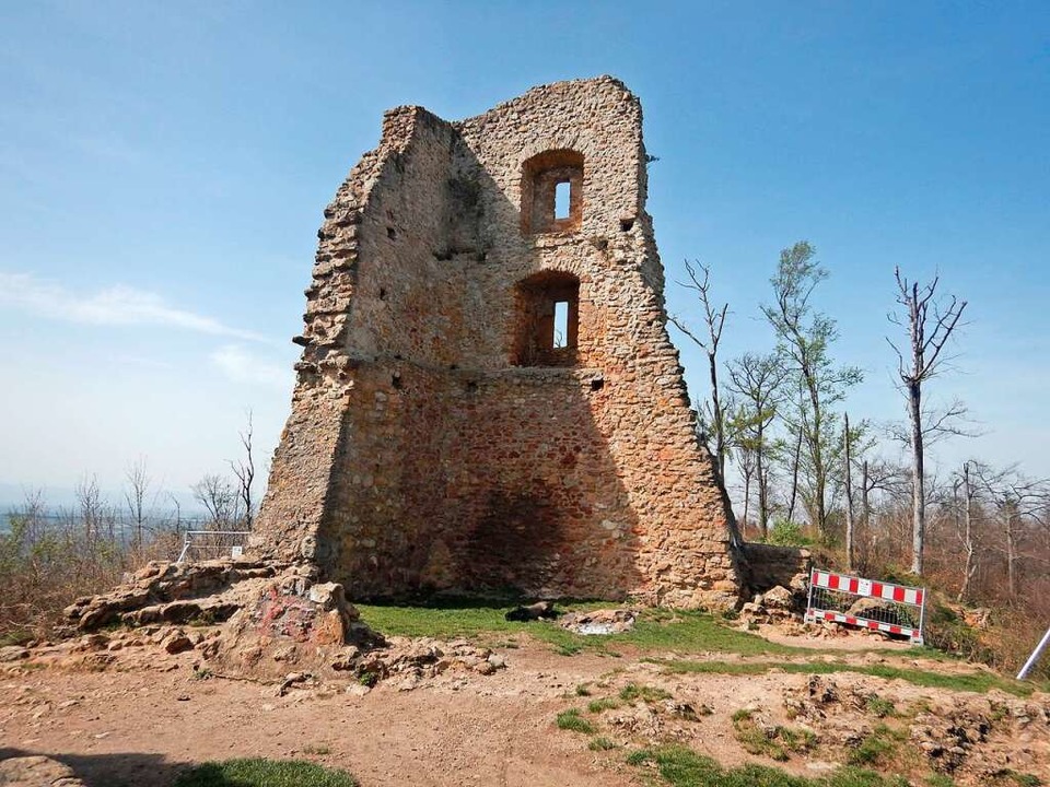 Warum die Schneeburg am Schönberg noch nicht saniert wird - Ebringen ...