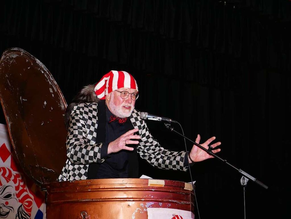 Narren in Titisee-Neustadt verarbeiten Weggang von Bürgermeisterin ...