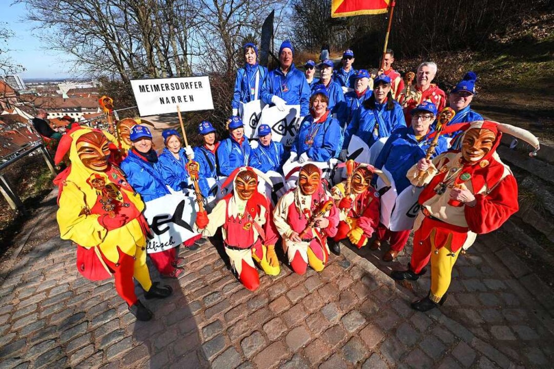 Beim Freiburger Rosenmontagsumzug laufen Narren aus Kiel mit - Freiburg ...