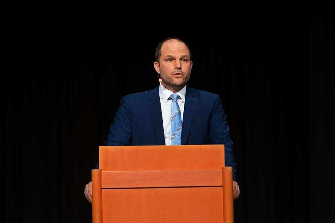 36 zu 22 Sekunden Schlussapplaus für die zwei OB-Bewerber für Waldkirch ...