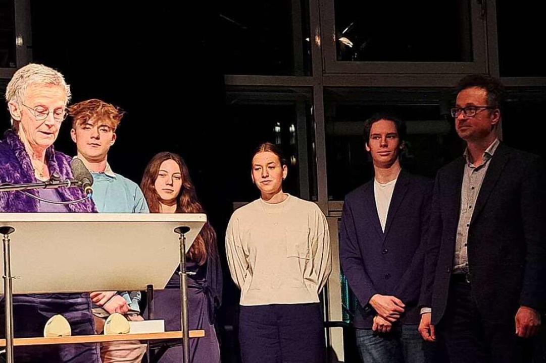 Schülerinnen und Schüler des Kollegs St. Sebastian erforschen ...