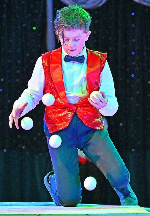 Traditionell und international: Der Circus Barelli gastiert auf dem ...