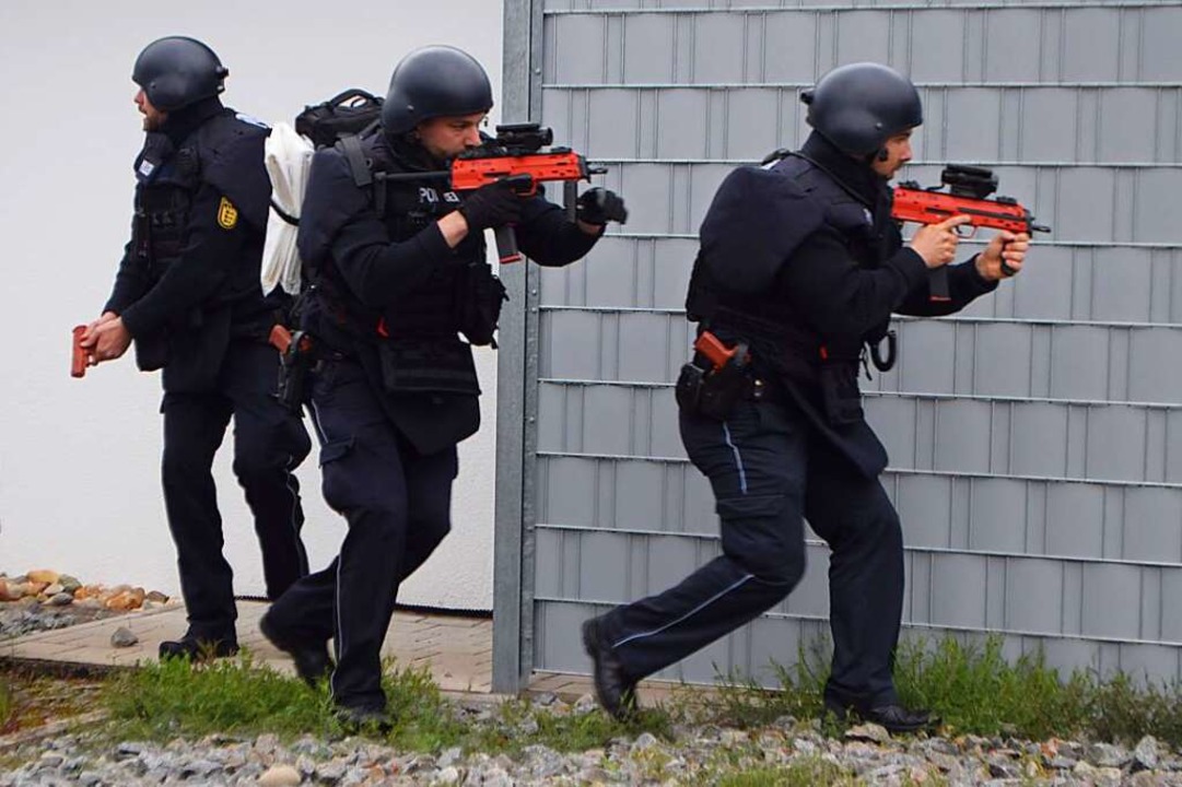 Das Polizeipräsidium Offenburg lässt Einsatz in einer Notunterkunft ...