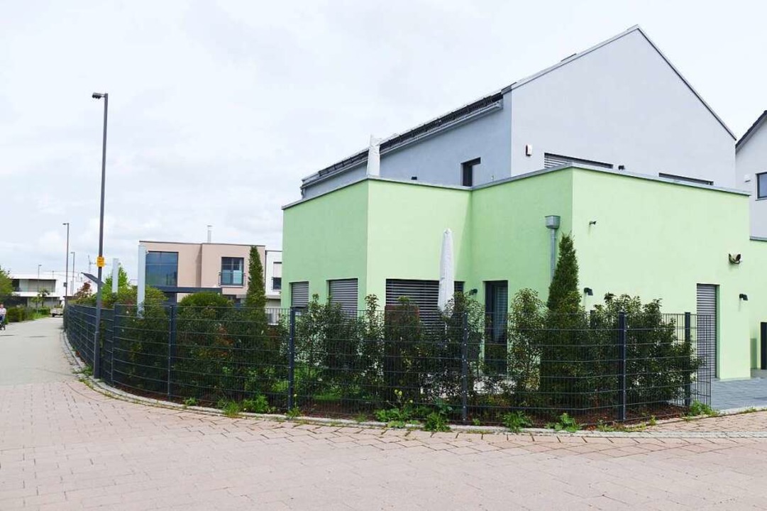 Im Bad Krozinger Wohngebiet Kurgarten droht eine Klagewelle wegen Zäunen - Bad Krozingen ...