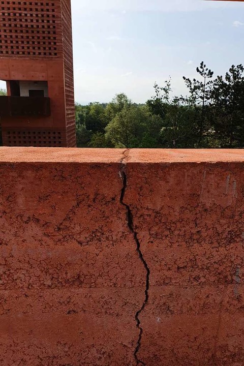 Die Risse im Neuenburger Parkhaus haben keine Auswirkungen auf die ...