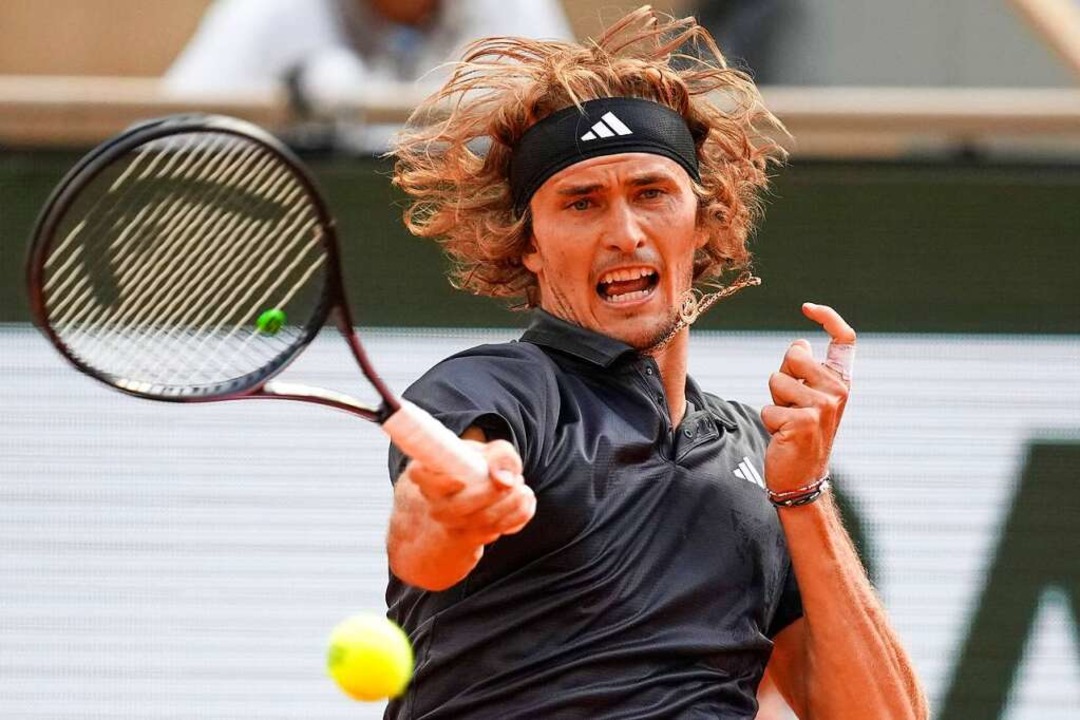Titel-Traum lebt: Zverev kämpft sich ins Halbfinale von Paris - Tennis - Badische Zeitung