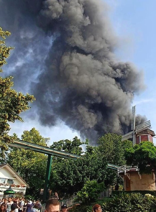 Feuer im Europa-Park - Südwest - Badische Zeitung