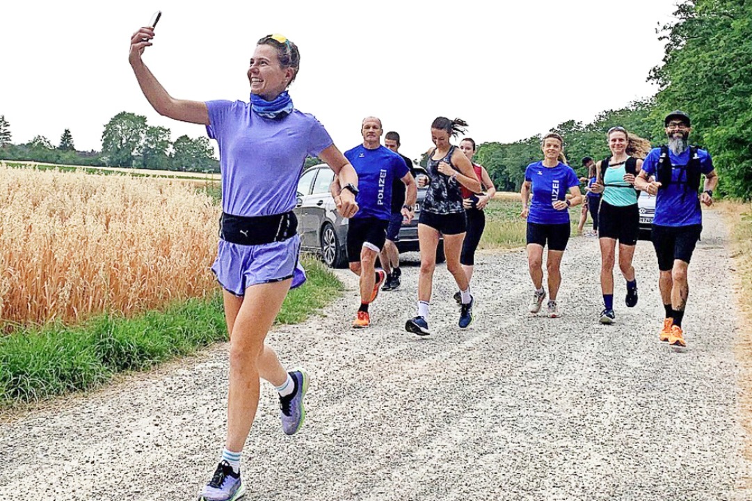 Joyce Hübner umrundet Deutschland und begeistert Mitläufer in der ...