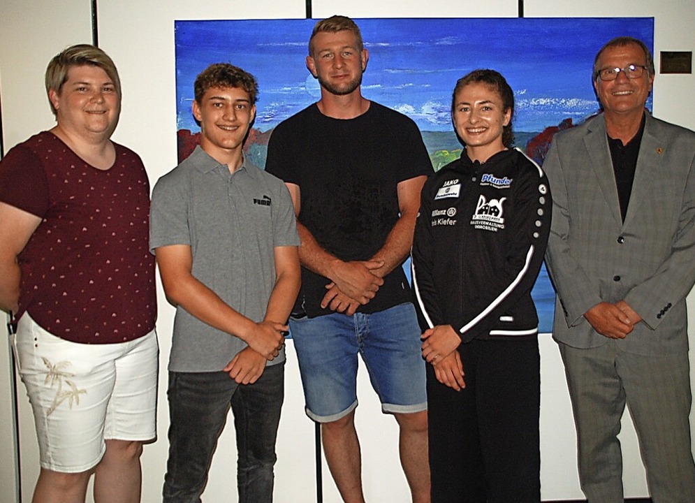 Stadt ehrt erfolgreiche Ringer des TuS Adelhausen - Rheinfelden - Badische Zeitung