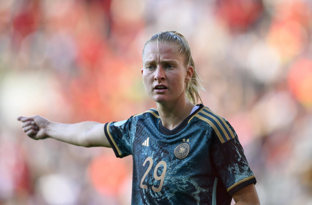 Janina Minge vom SC Freiburg reist als Backup-Spielerin zur Fußball-WM ...