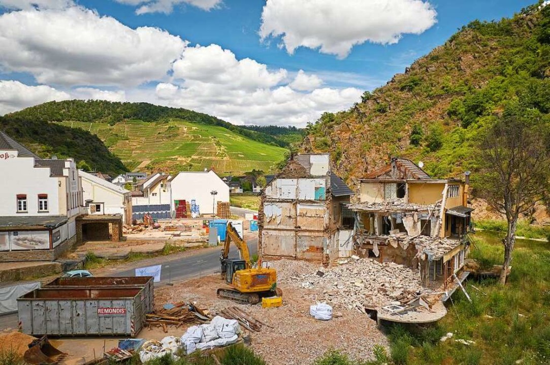 Zwei Jahre nach der Ahrtal-Flut: Der steinige Weg zurück - Panorama - Badische Zeitung