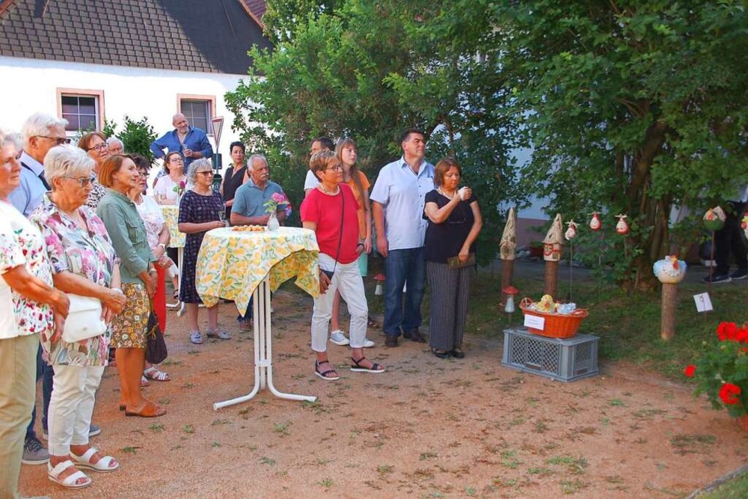 Der Dinkelberg zeigt sich bei der Kunstausstellung in Minseln von der ...