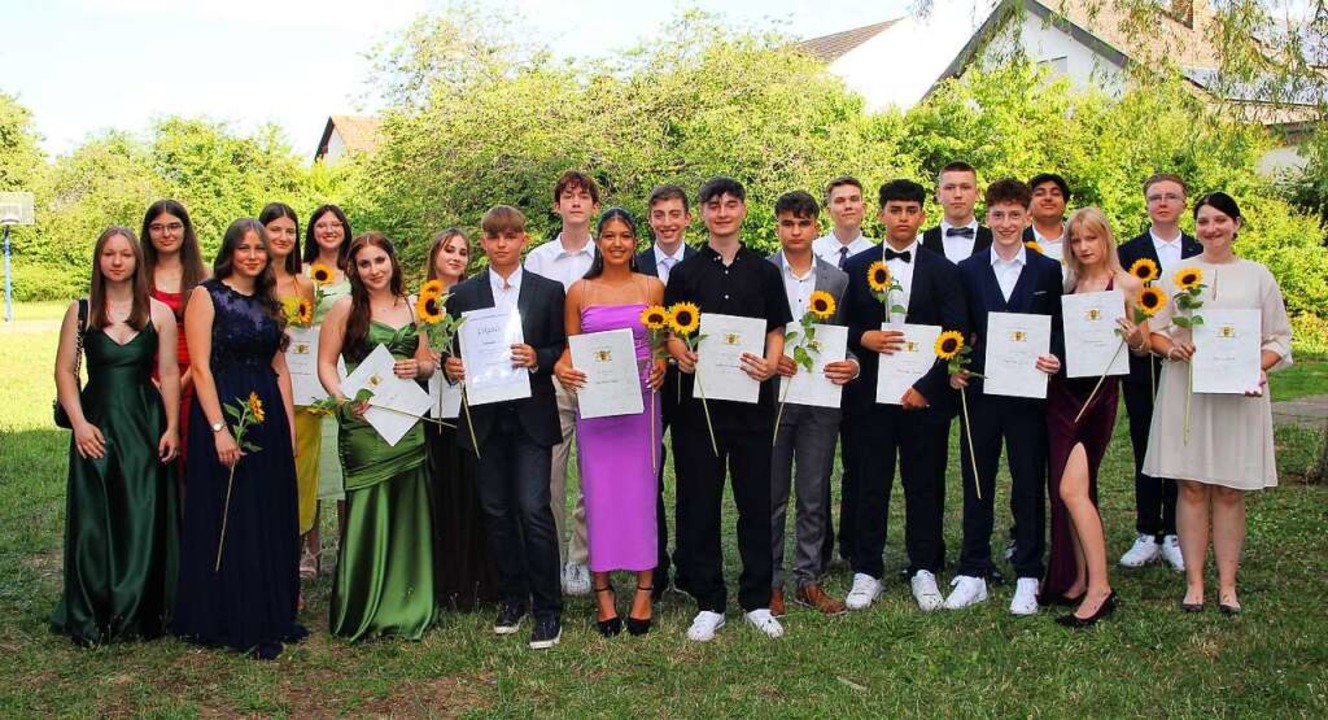 Abschluss nach turbulenter Zeit: Schüler der Mathias-von-Neuenburg ...