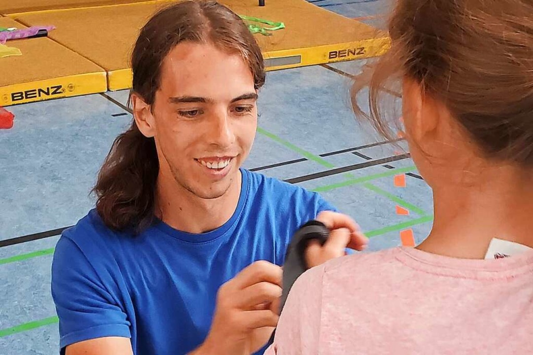 Ein BZ-Reporter wagt einen Zirkusworkshop für Kinder im Selbstversuch ...