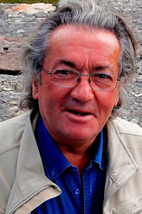 Der Künstler Hansjörg Noe aus Steinen hat sich mit dem Zerrinnen der ...