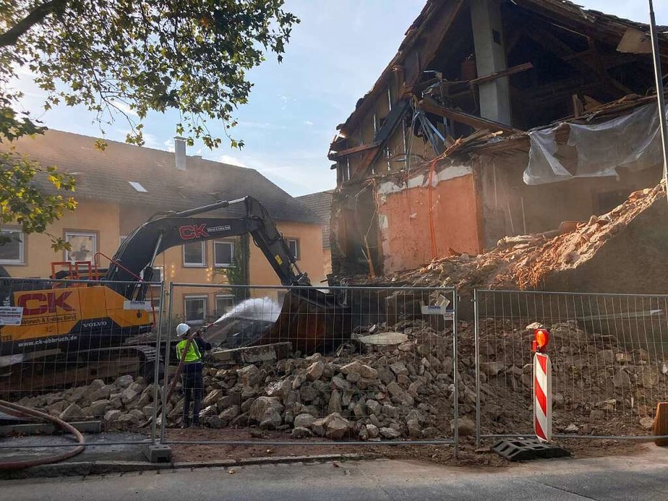 Trotz Verbots lässt Brennet-Chef Denk ein denkmalgeschütztes Gebäude in ...