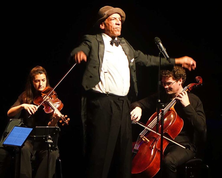 Ein Clown trifft im Lörracher Burghof auf Kammermusik - Lörrach ...