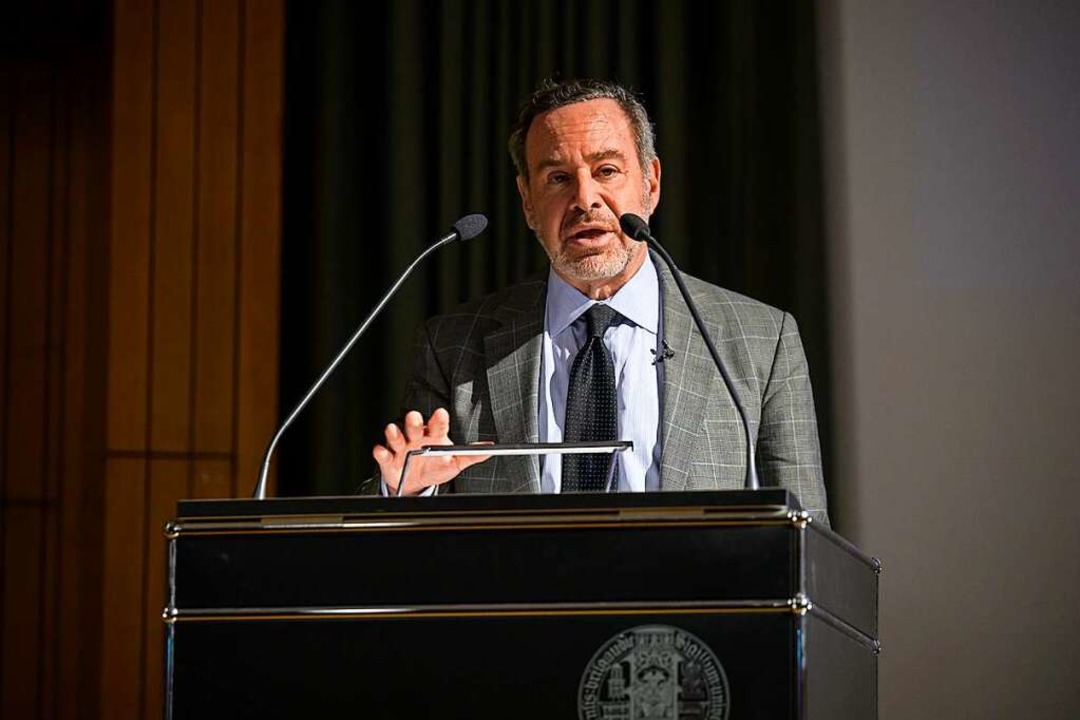 Autor David Frum über US-Wahlen 2024: "Trumps Chancen sind nicht Null ...