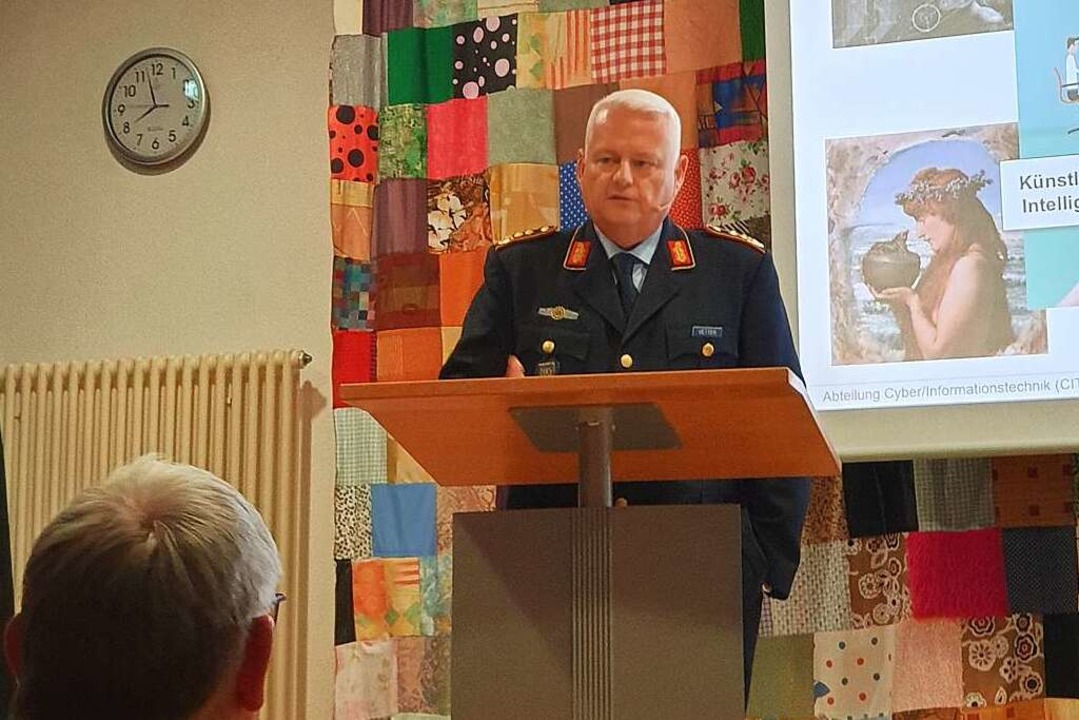Cyberexperte der Bundeswehr sprach in Ballrechten-Dottingen über die ...