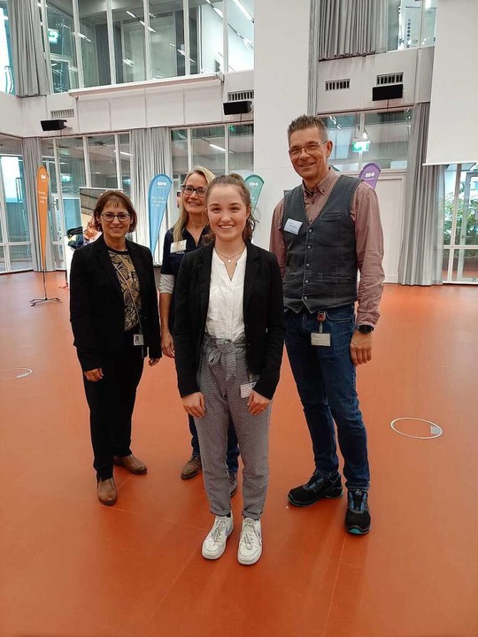 Roche, Bayer und DSM-Firmenich in Grenzach-Wyhlen werben um Azubis ...