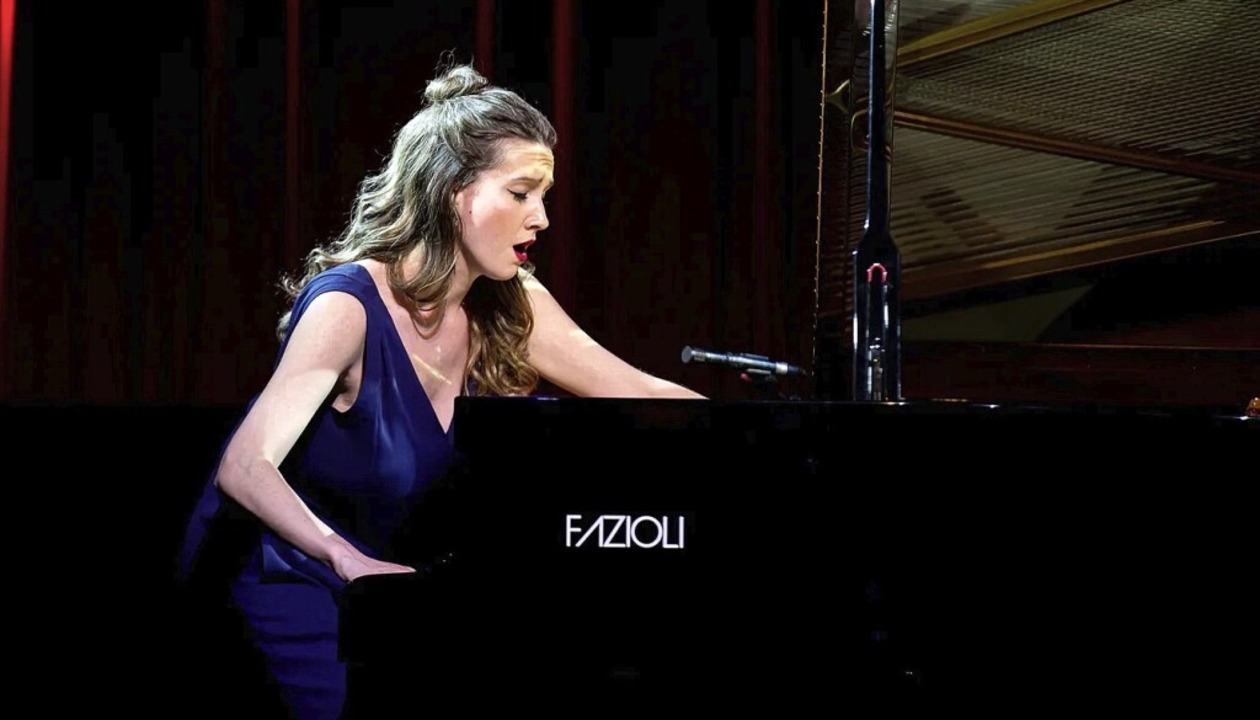 Die Pianistin Rachel Fenlon singt und spielt Schubert Winterreise ...