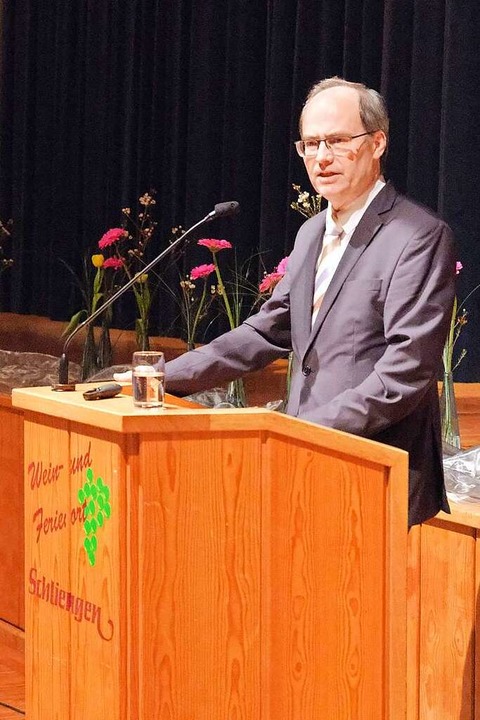 Schliengener Bürgertreff: Politische Rede mit Kritik, Musik mit viel ...