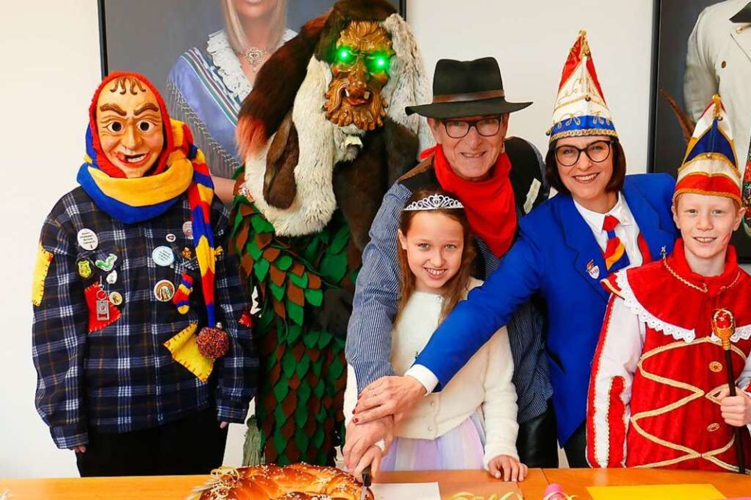 Sexauer Narren stürmen das Rathaus - Sexau - Badische Zeitung