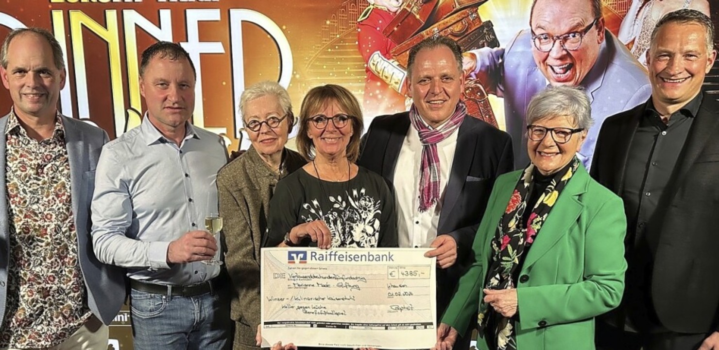 Köche und Winzer kicken für guten Zweck - Ihringen - Badische Zeitung