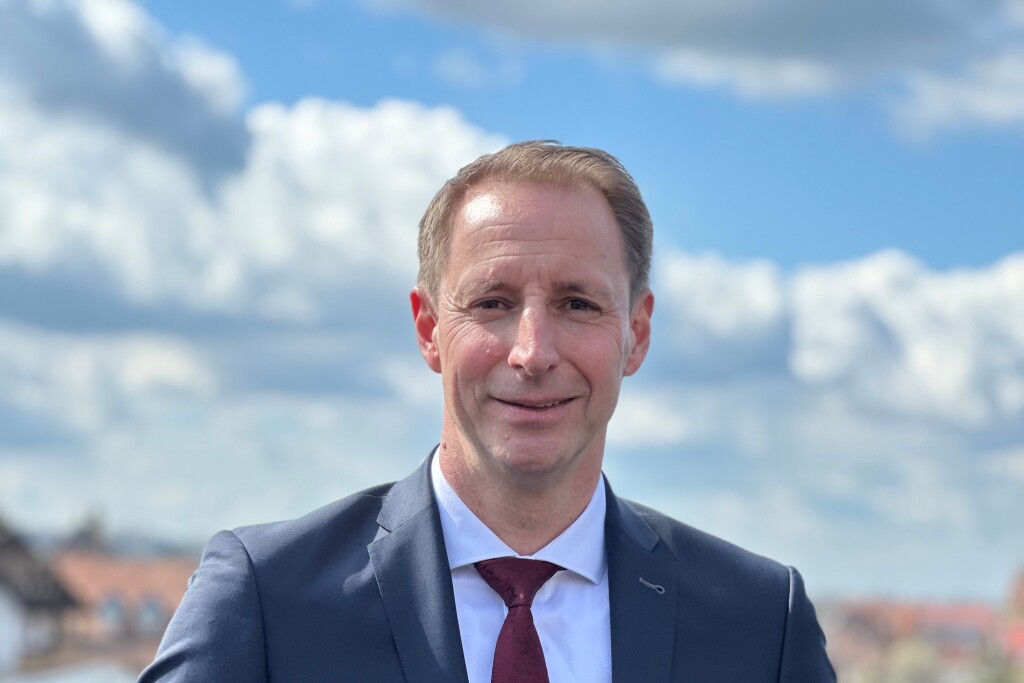 Alexander Vogel folgt auf Sparkassenvorstand Georg Selinger - Breisach ...