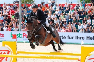 Spannender Sport in toller Atmosphäre beim Fest der Pferde - Reitsport ...