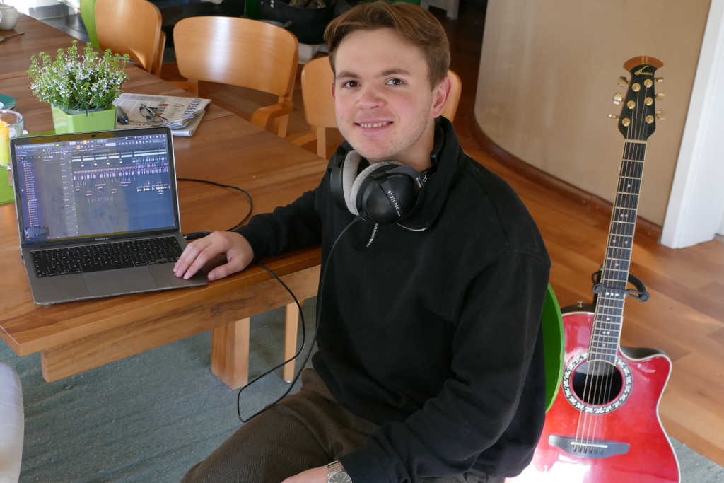 Samuel Fischer aus Neuried veröffentlicht ein sehr persönliches Rap ...