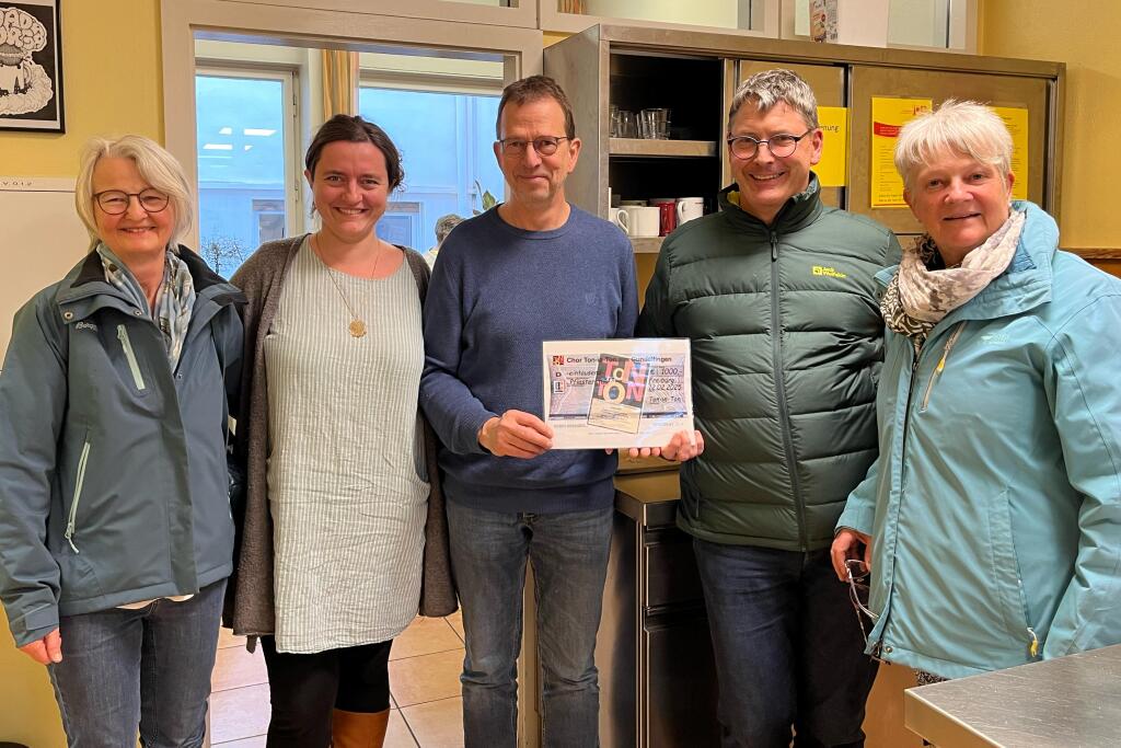 Gundelfinger Chor Ton-in-Ton spendet 1000 Euro an die Pflasterstub‘ in ...