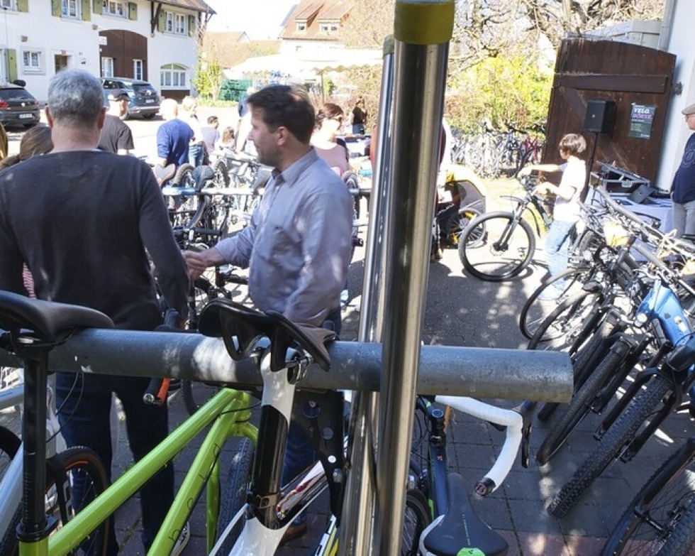 Großandrang bei der Velobörse - Weil am Rhein - Badische Zeitung