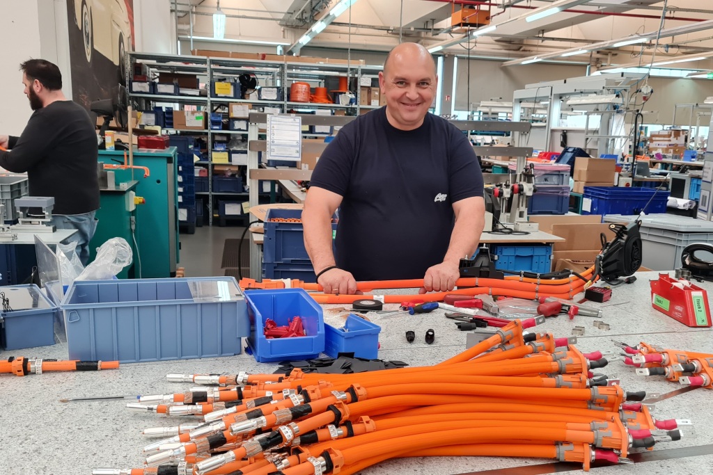 Auto-Kabel stellt Produktion in Hausen zum Jahresende ein - Hausen im ...