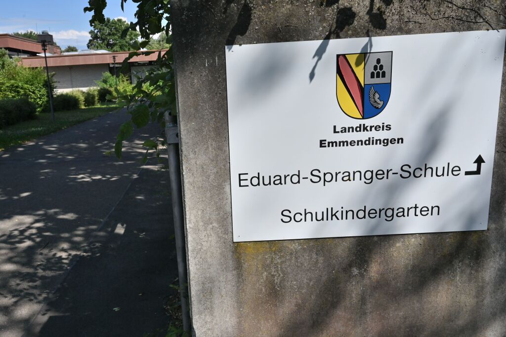 @queenie1601 leaked her features are great, but fully