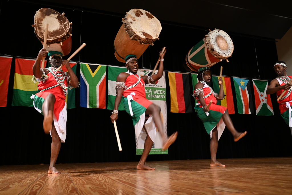 Urenkel von Nelson Mandela zu Gast bei Afrika-Gala in Freiburg ...