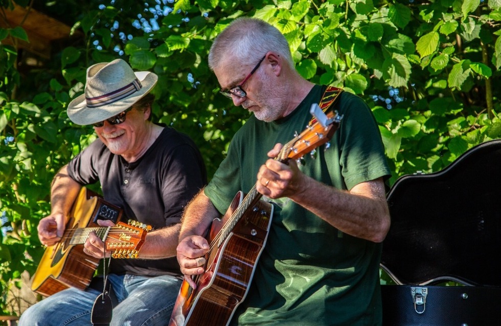 Die Neuenburger Mundart-Musiker Karl David und Martin Lutz sind Kult ...