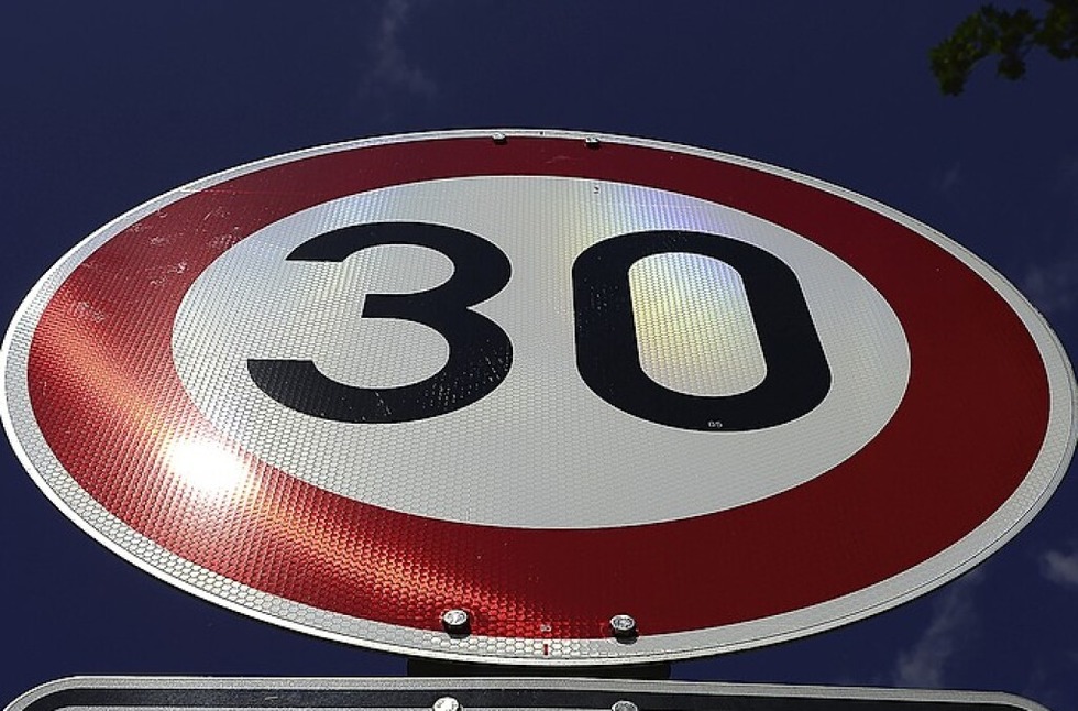 Leserbrief: Wer kommt schneller durch die 30er-Zone? - Leserbriefe ...