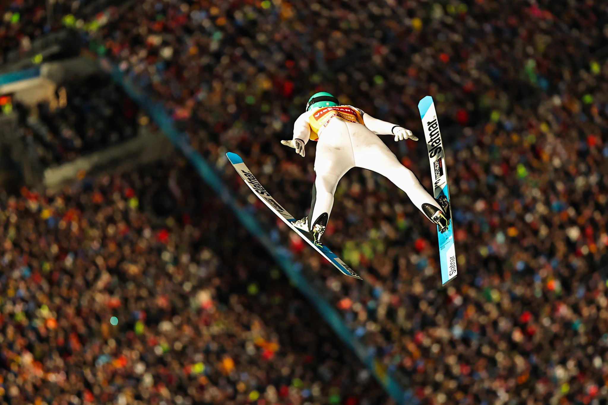 Hoffmann startet mit Platz vier in Tournee - Prevc siegt - Topthemen - Badische Zeitung